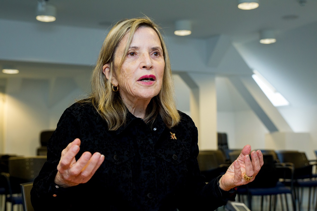 Glas Koncila: Intervju s dr. Esther Gitman, autoricom knjige „Alojzije ...