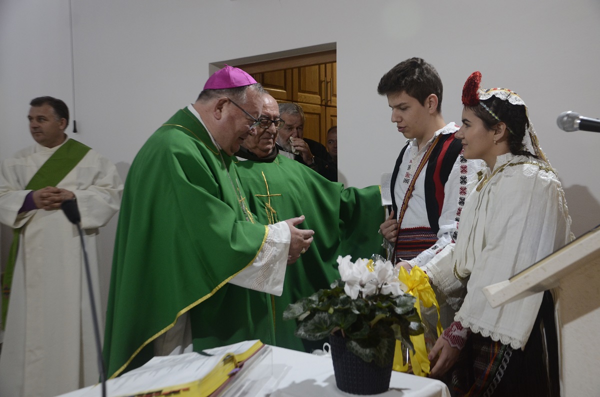 Biskup Marko Semren predvodio zavjetnu misu u Koraću - IKA