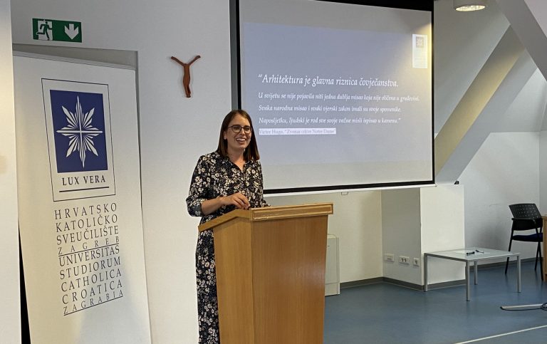 Matea Vidulić prva je magistra komunikologije na HKS-u – IKA