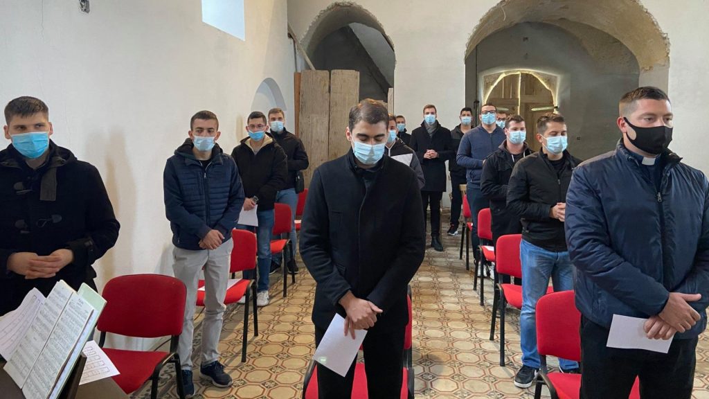 Zavjetno hodočašće đakovačkih bogoslova i poglavara u Dragotin – IKA