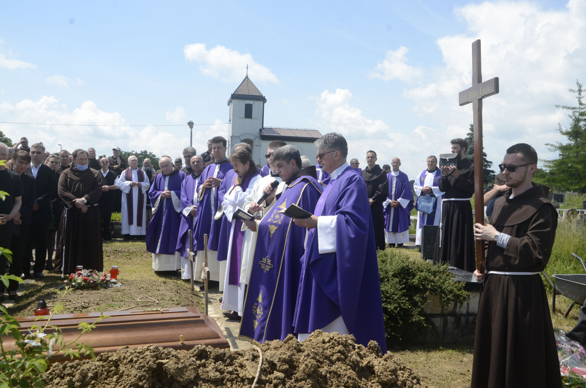 Na Plehanu pokopan prof. dr. sc. fra Božo Lujić – IKA