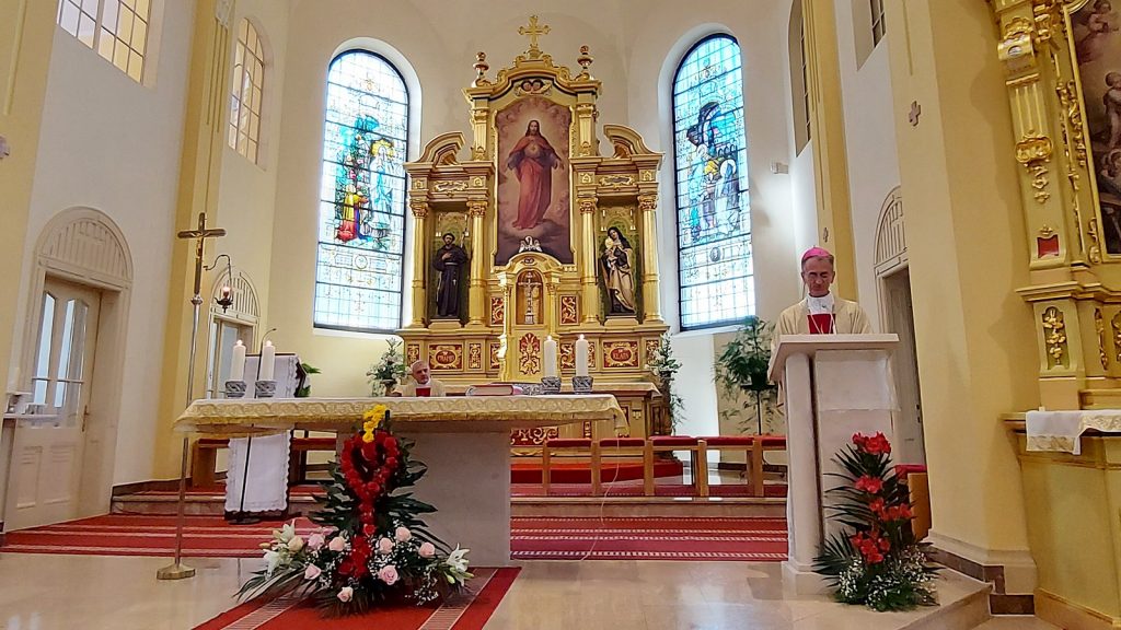 Proslavljena naslovna svetkovina samostanske crkve Presvetog Srca Isusova u Đakovu – IKA