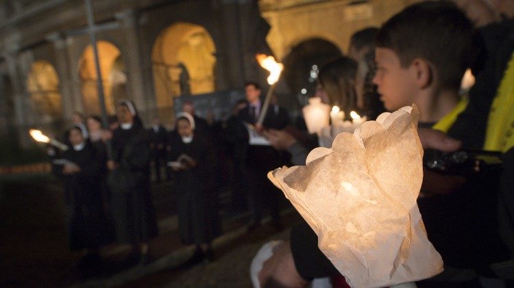 Križni put s Papom vraća se u rimski Kolosej - IKA