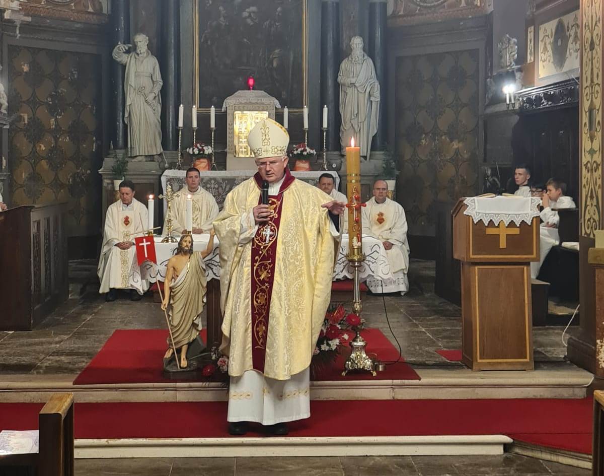 Mons. Uzinić predvodio proslavu svetkovine sv. Filipa i Jakova u Novom ...