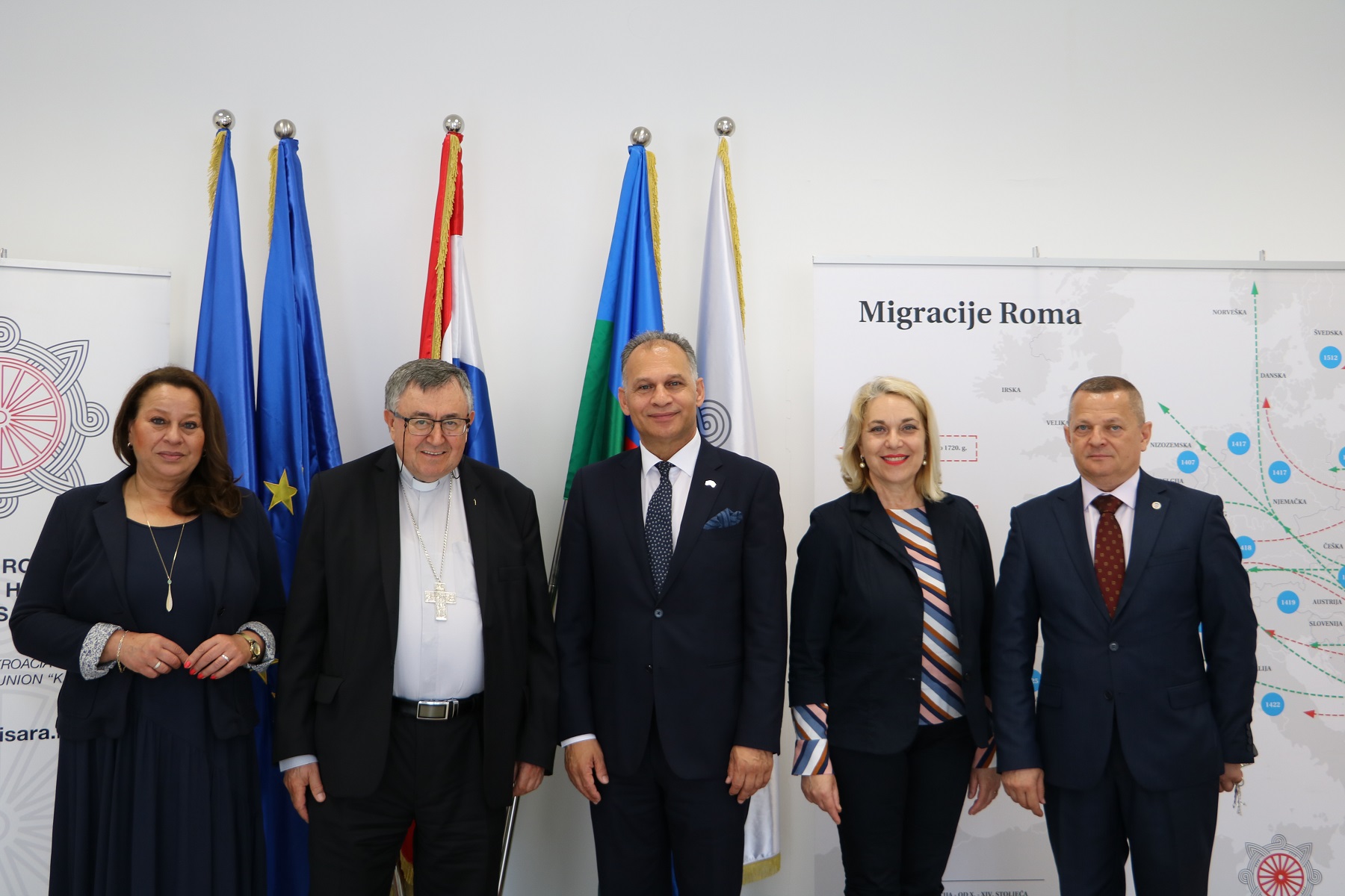 Kardinal Vinko Puljić posjetio SRRH „KALI SARA“ - IKA