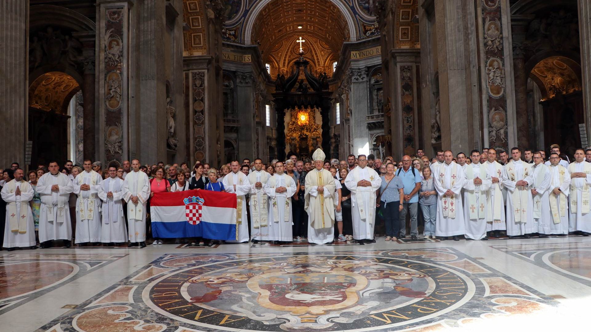 Rim: Euharistijsko slavlje u bazilici sv. Petra na 25. obljetnicu ...