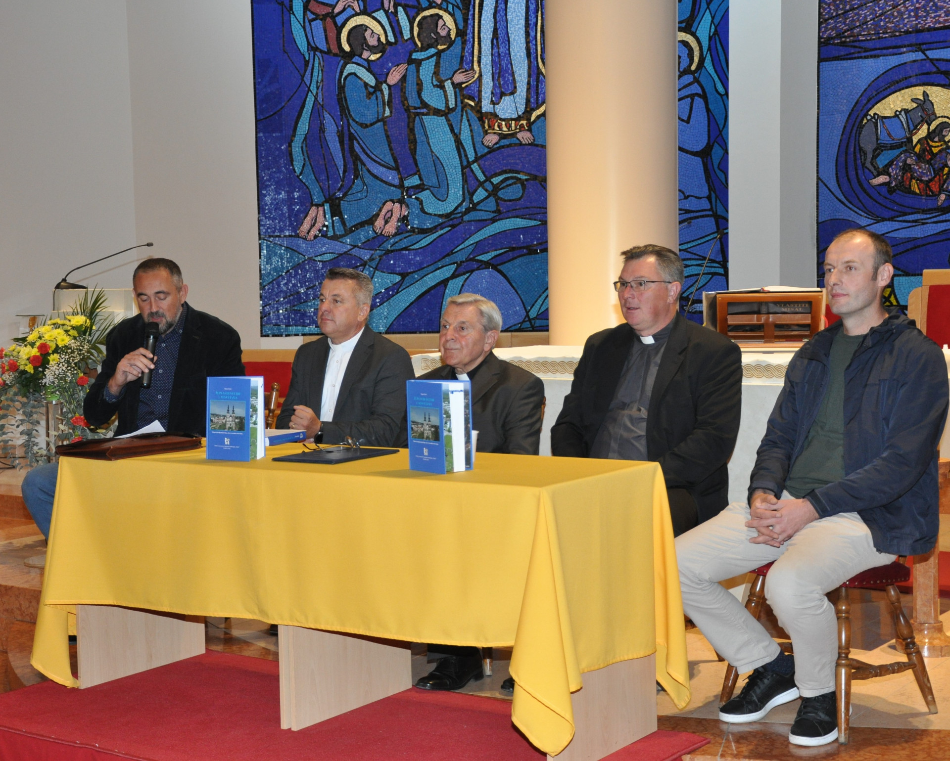 Sesvete: Predstavljena monografija o Župi Svih svetih - IKA