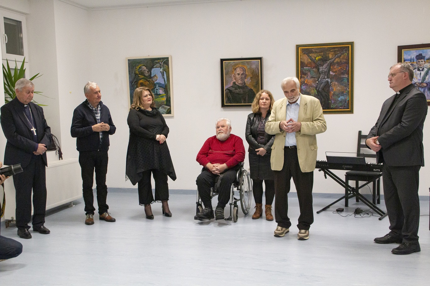 Otvorena izložba „Hrvatski sveci i blaženici u našem narodu“ oca i ...