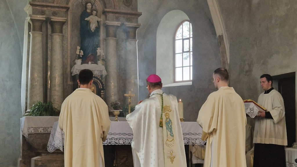 Zavjetno hodočašće đakovačkih bogoslova u Dragotin – IKA