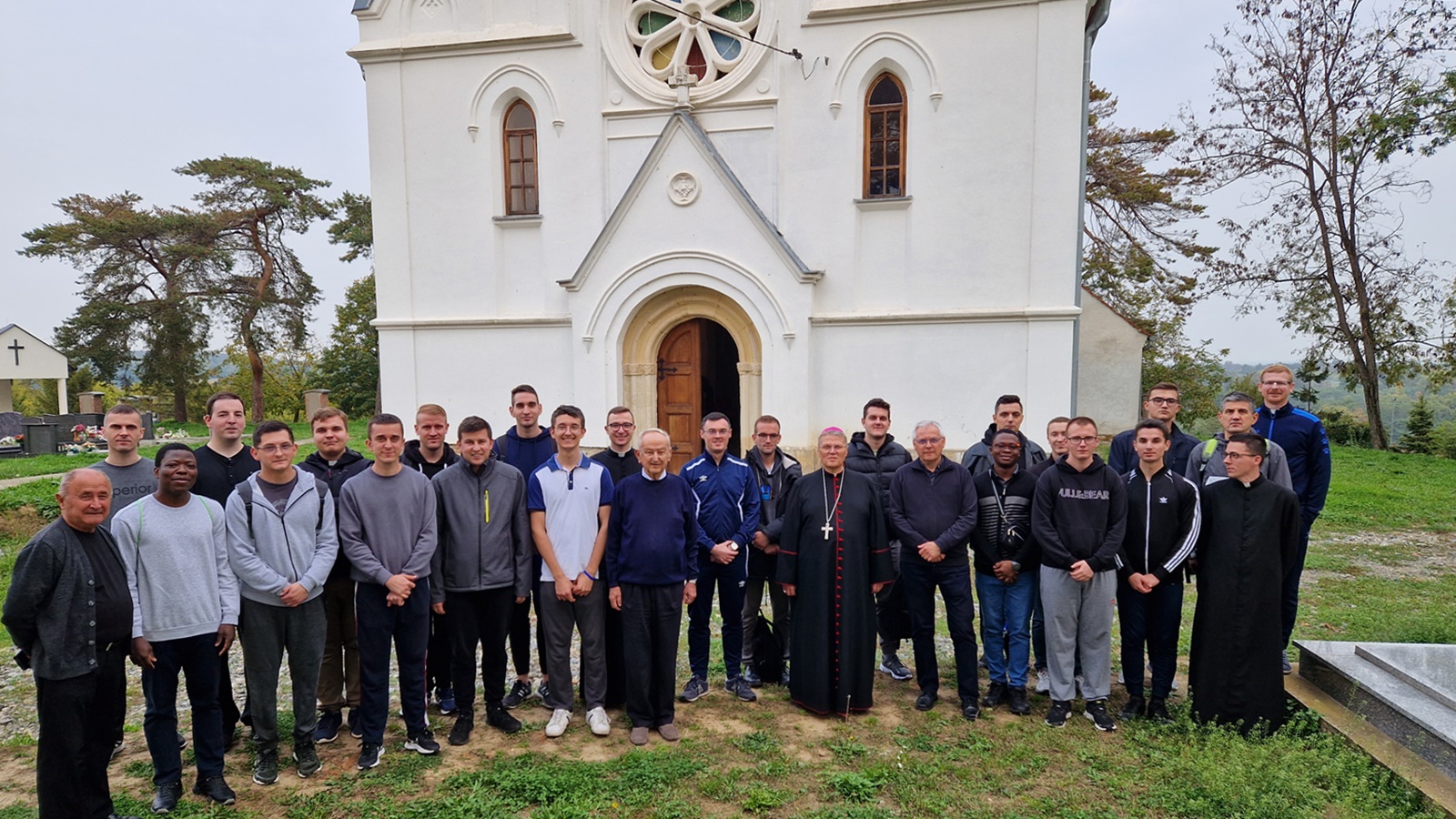 Zavjetno hodočašće đakovačkih bogoslova u Dragotin - IKA