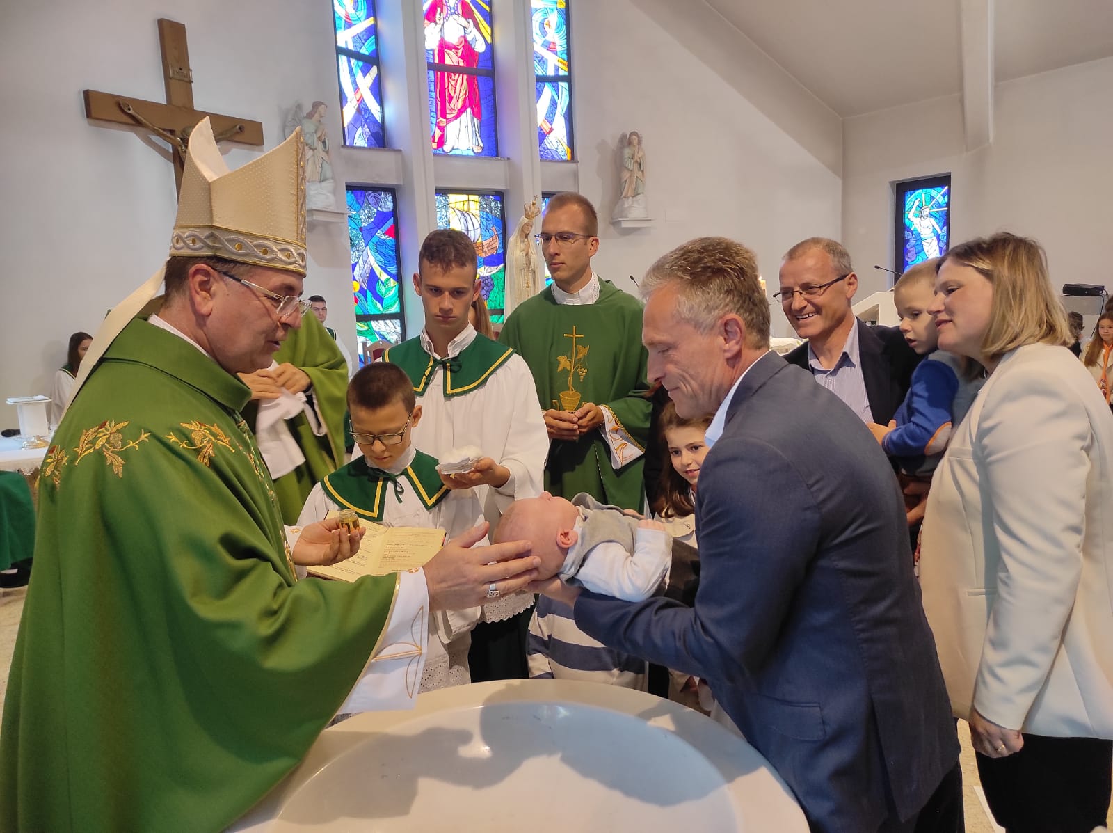 Biskup Šaško predvodio slavlje krštenja u Domaslovcu - IKA