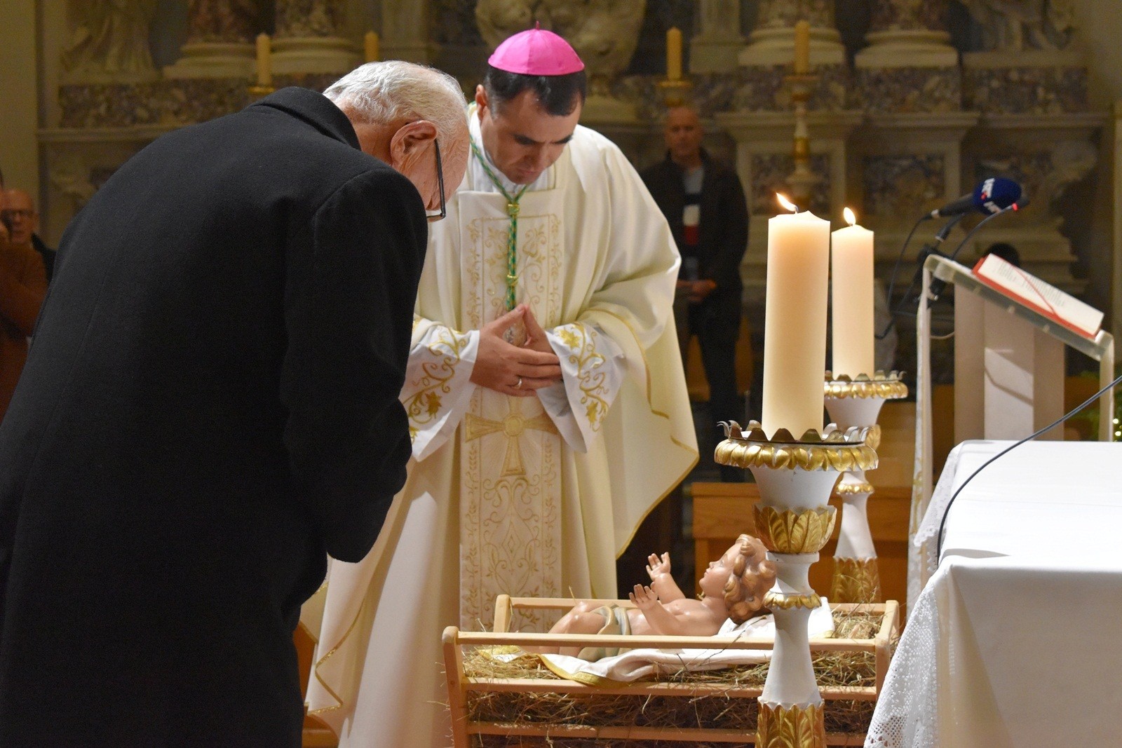 Biskup Glasnović predvodio misu polnoćku u katedrali: Rođenje ovog Djeteta je sve promijenilo i ...