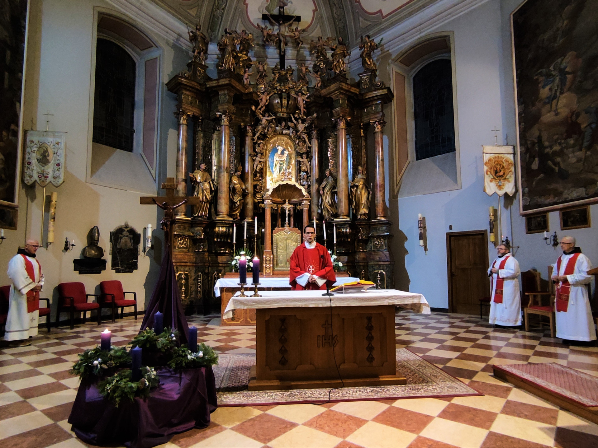 Hodočašće osječkih župa u devetnici Gospi Osječkoj - IKA