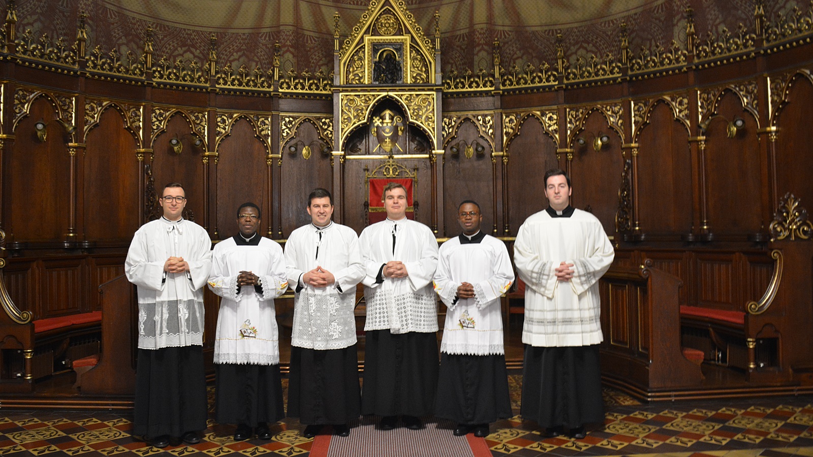 Biskup Vjekoslav Huzjak podijelio službe lektorata i akolitata bogoslovima đakovačkog Sjemeništa ...