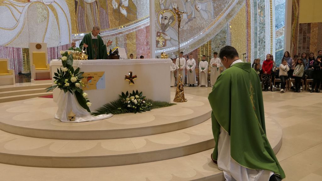 Don Jakoslav Banić primio misionarski križ - IKA