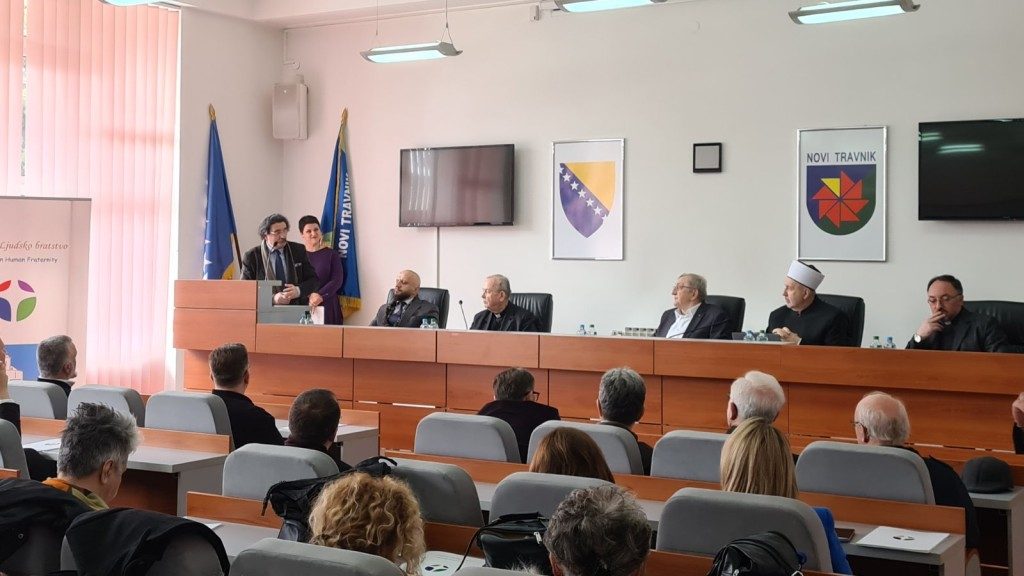 Novi Travnik: Održan okrugli stol „Ljudsko bratstvo u Bosni i ... Novi Travnik: Održan okrugli stol „Ljudsko bratstvo u Bosni i ...
