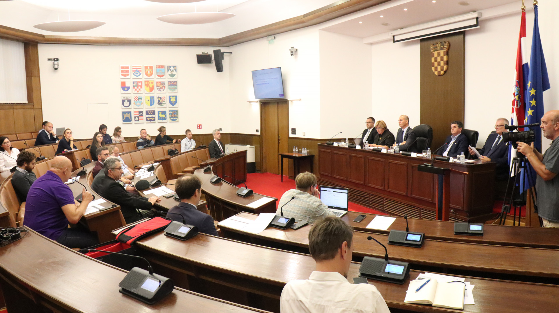 U Hrvatskome saboru predstavljeno 'Izvješće o netrpeljivosti i napadima na Katoličku Crkvu i ...