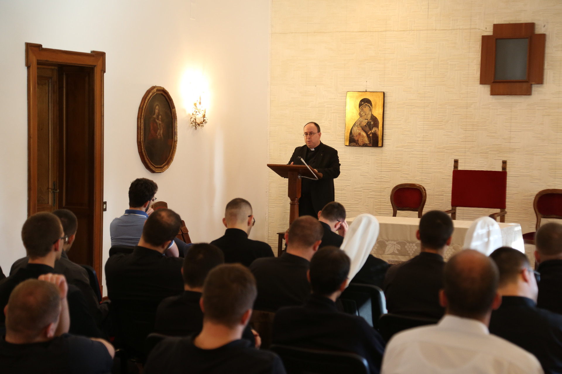 Održana mjesečna duhovna obnova Papinskoga hrvatskog zavoda sv ...