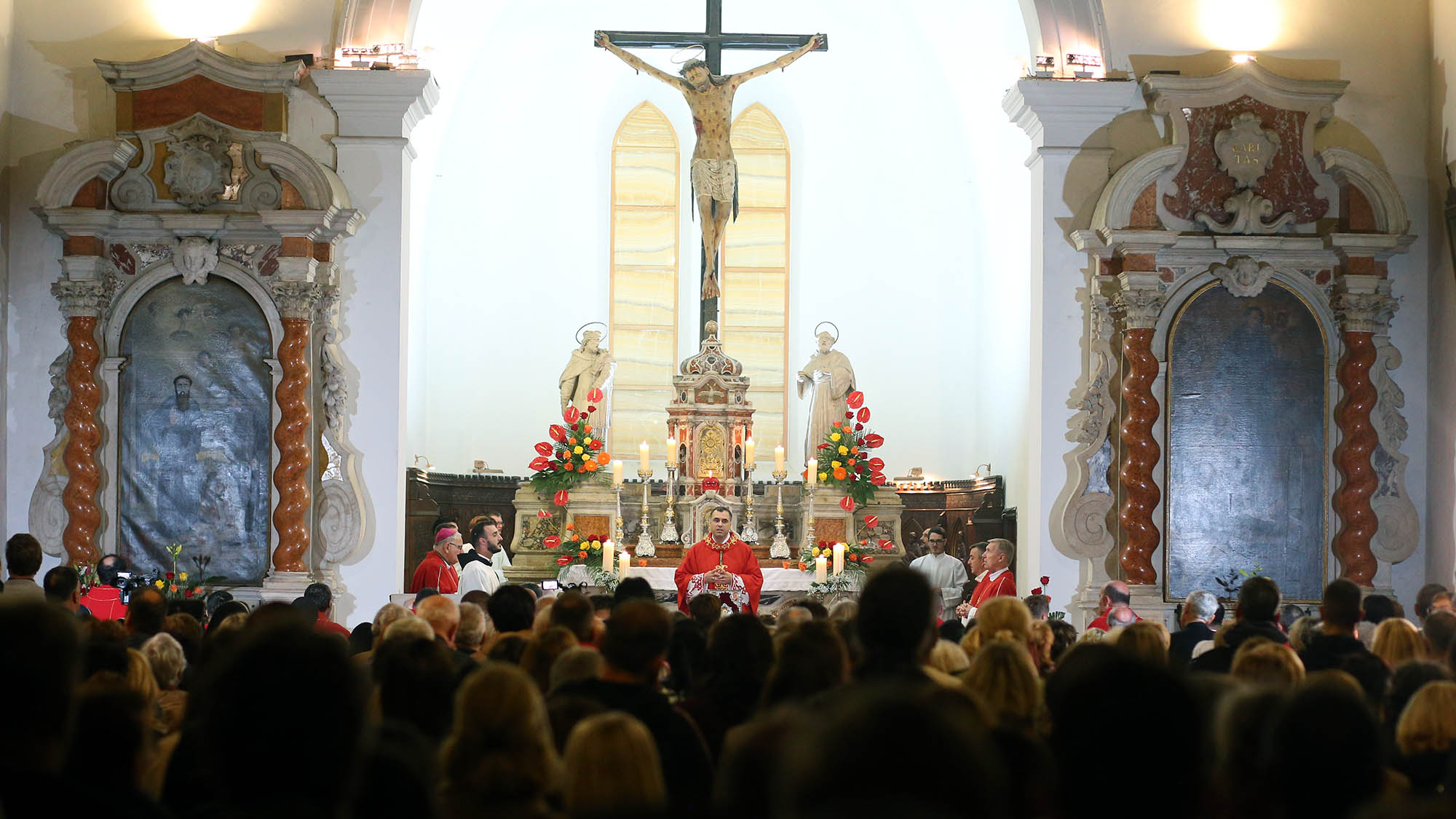 Biskup Glasnović predvodio središnje slavlje blagdana sv. Nikole Tavelića u Hrvatskom ...