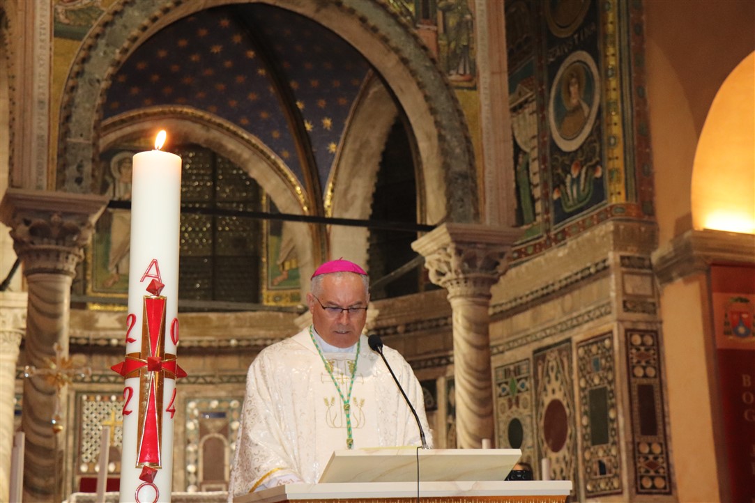 Biskup Štironja predvodio misno slavlje na Nedjelju Uskrsnuća Gospodnjega u Poreču - IKA