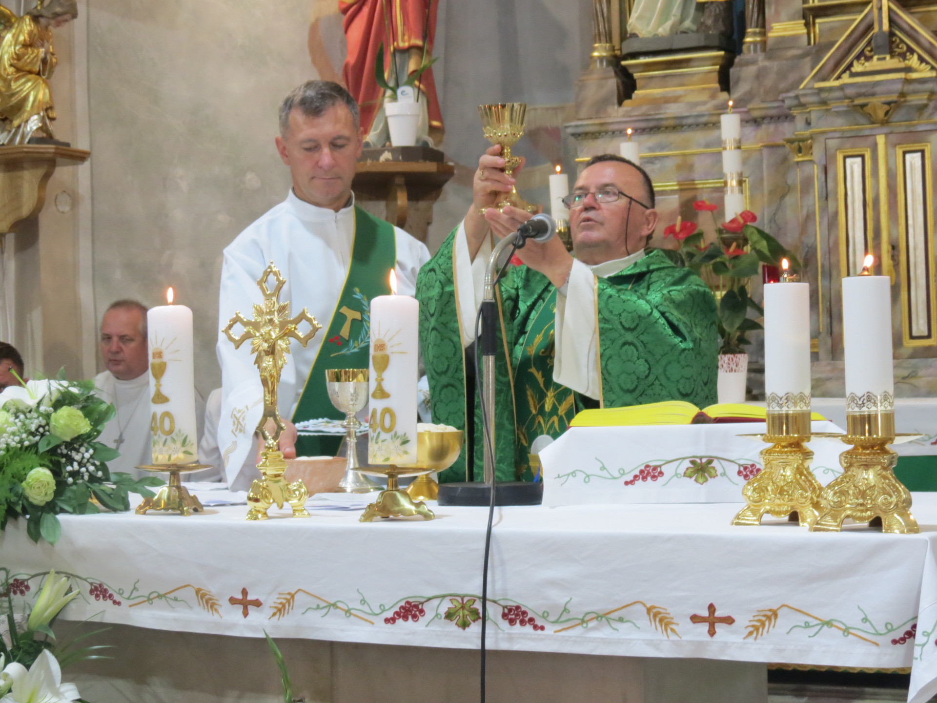 Proslavljena 40. obljetnica svećeničkog ređenja vlč. Marijana Piskača - IKA