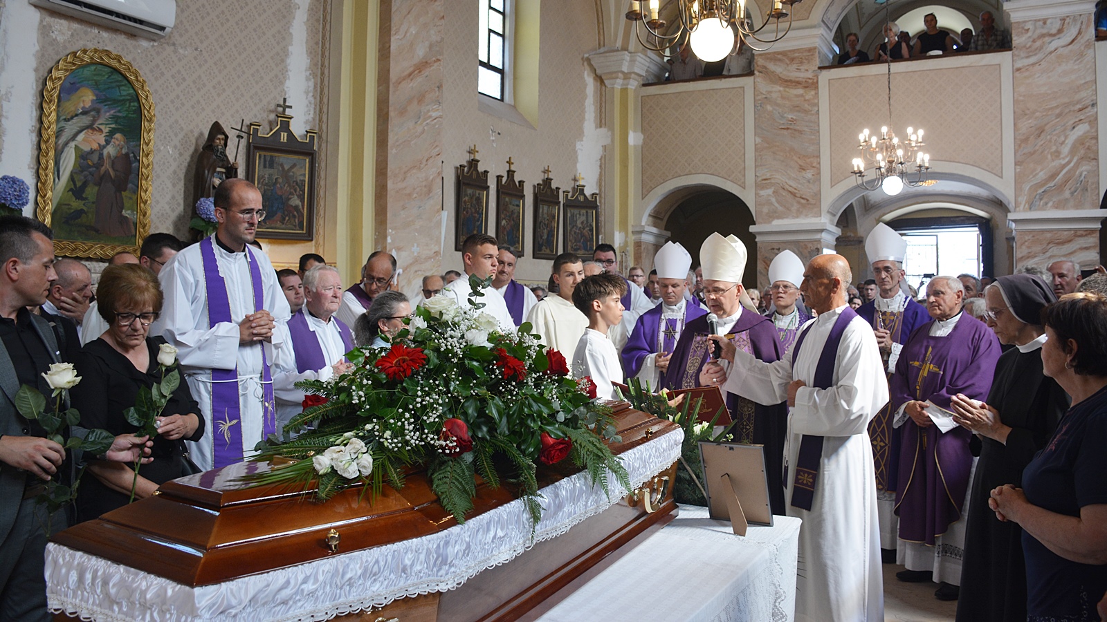 Misa zadušnica i ukop vlč. Stjepana Vukovca – IKA