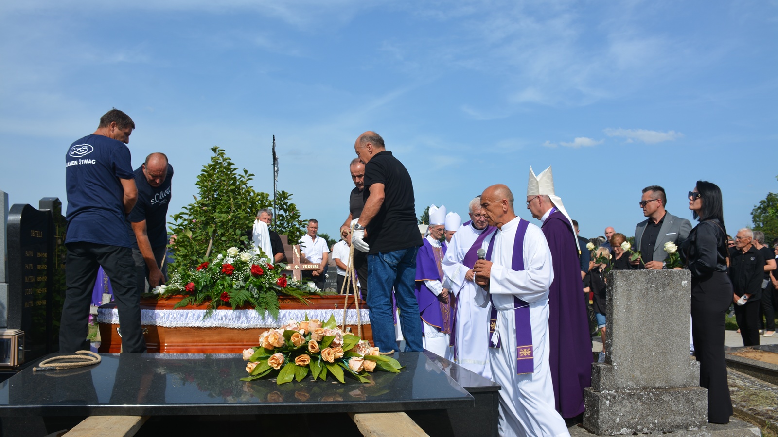 Misa zadušnica i ukop vlč. Stjepana Vukovca – IKA