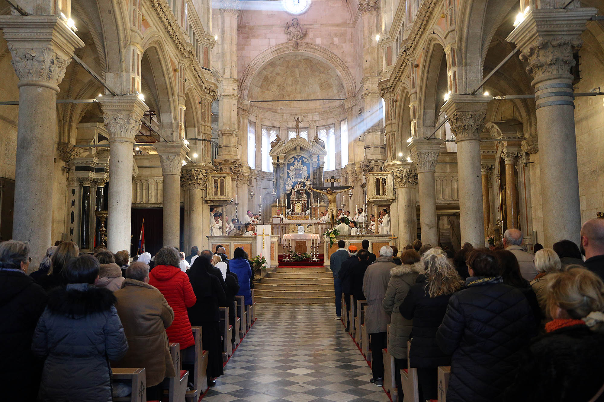 Šibenik: U katedrali sv. Jakova zaređen novi đakon Šibenske biskupije – Robert Maretić – IKA